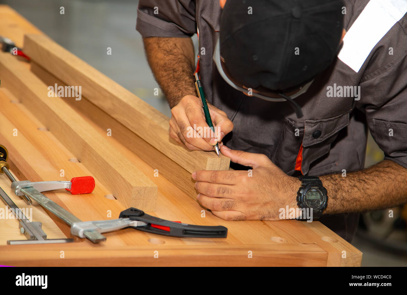 Door diy carpentry carpenter hi-res stock photography and images - Alamy