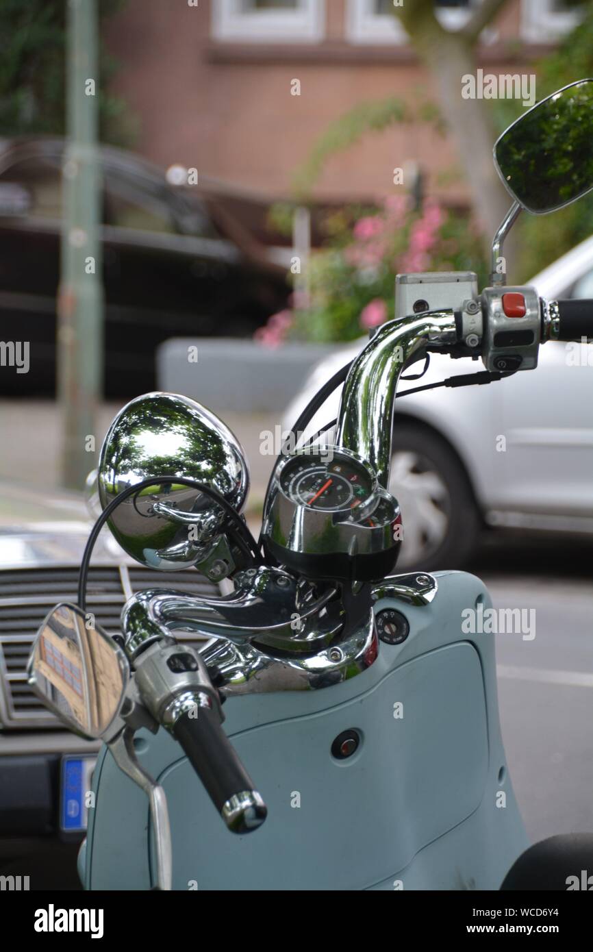 Parked motor scooter hi-res stock photography and images - Alamy