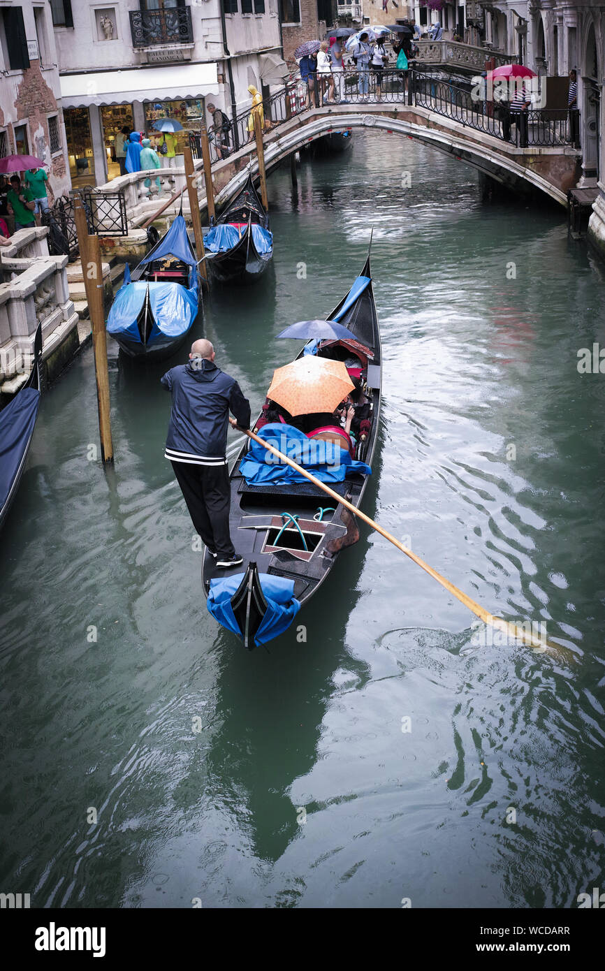 Occupation gondolier hi-res stock photography and images - Alamy