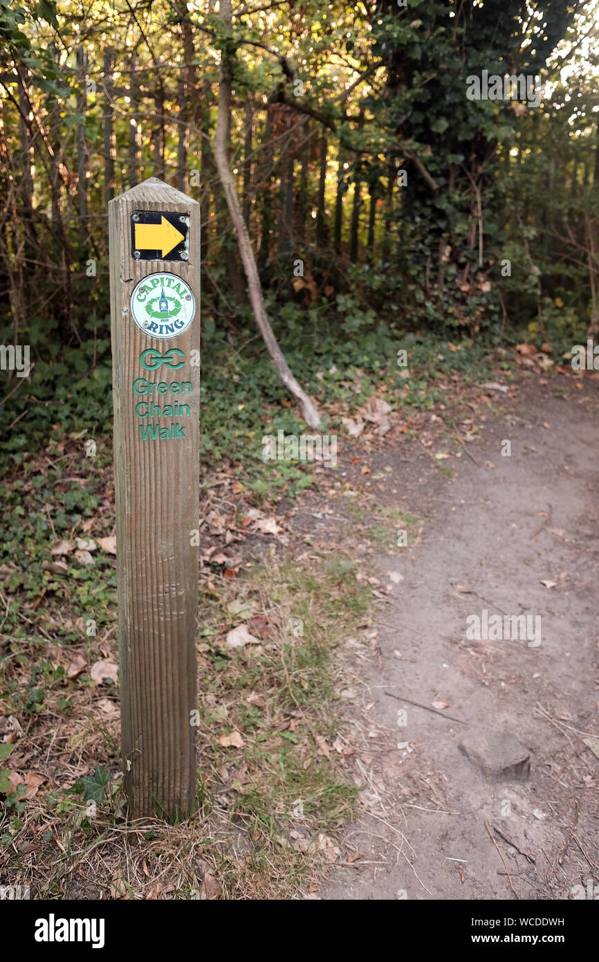 Green chain walk sign hi-res stock photography and images - Alamy