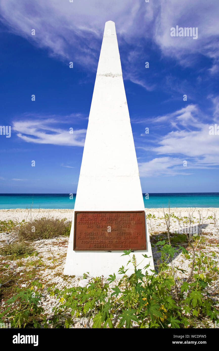 Obelisk ship hi-res stock photography and images - Alamy