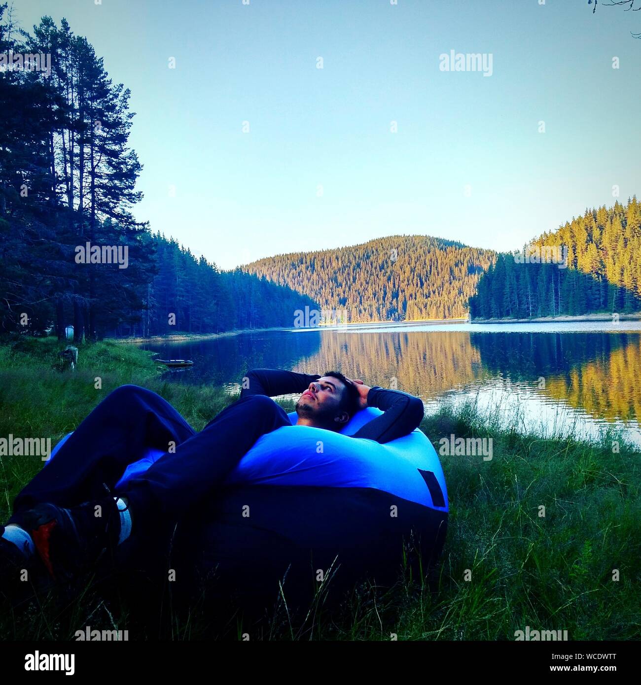 See his hands on the back of the head hi-res stock photography and images - Alamy