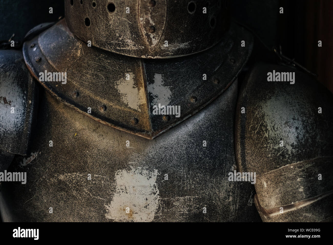 Medieval knight armor hi-res stock photography and images - Alamy