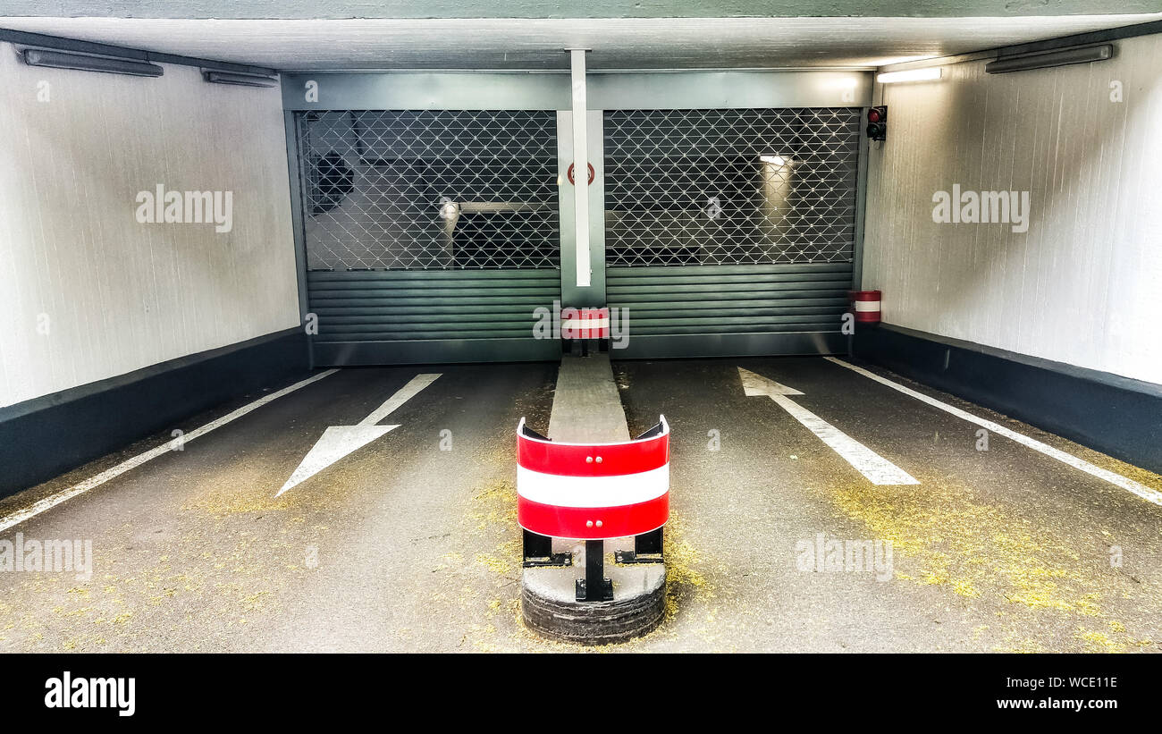 Arrow signs hi-res stock photography and images - Alamy