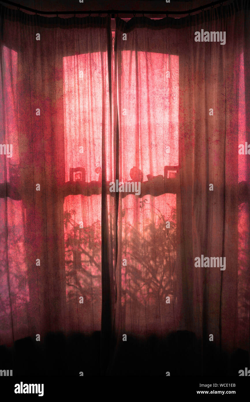 Closed curtains window hi-res stock photography and images - Alamy