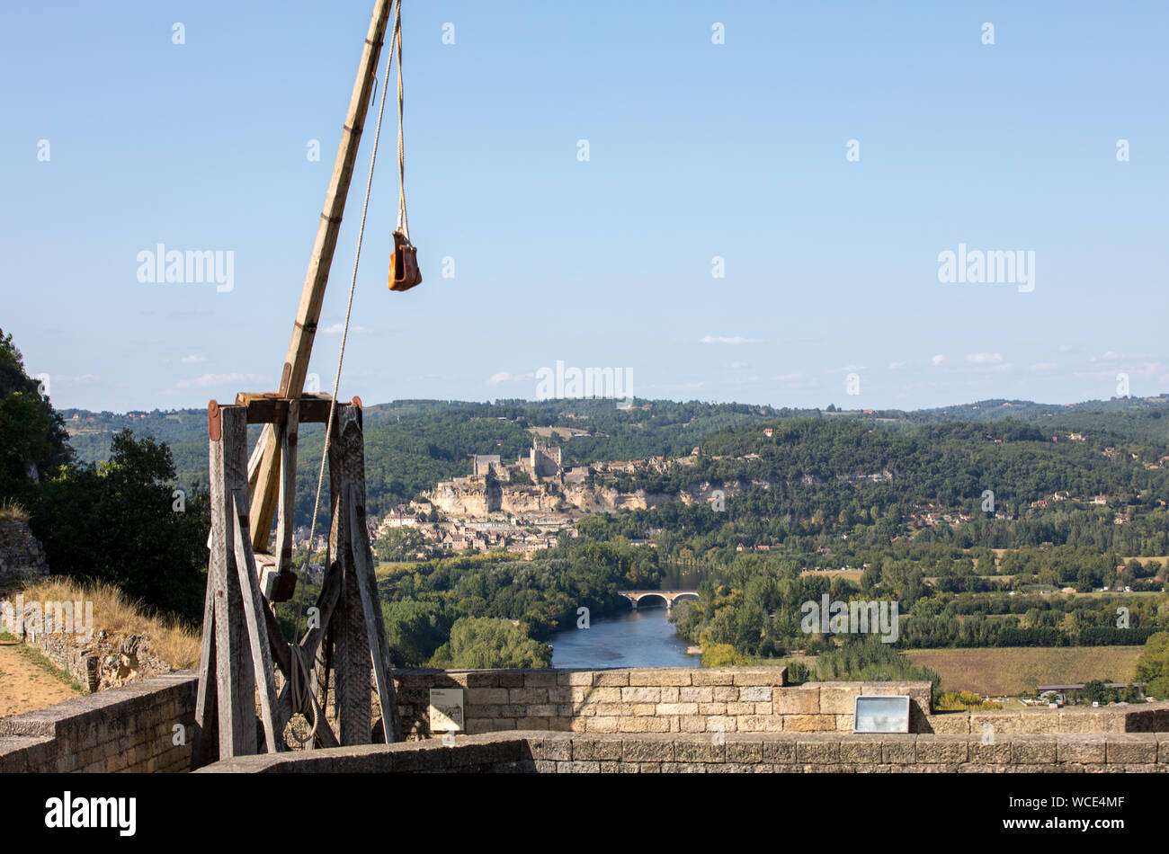 Medieval trebuchet at Chateau de Castelnaud, medieval fortress at ...