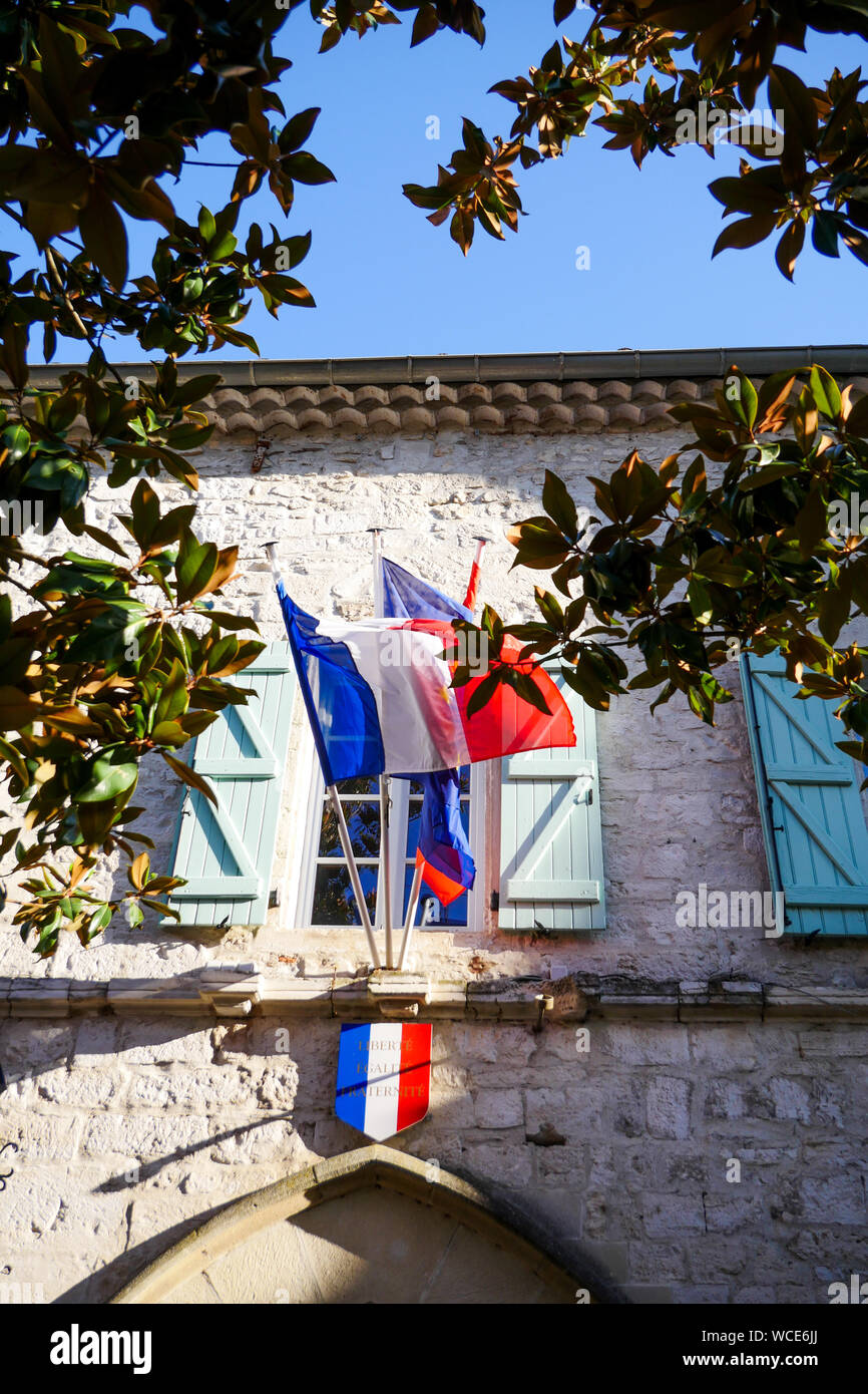 Drapeau de gard hi-res stock photography and images - Alamy