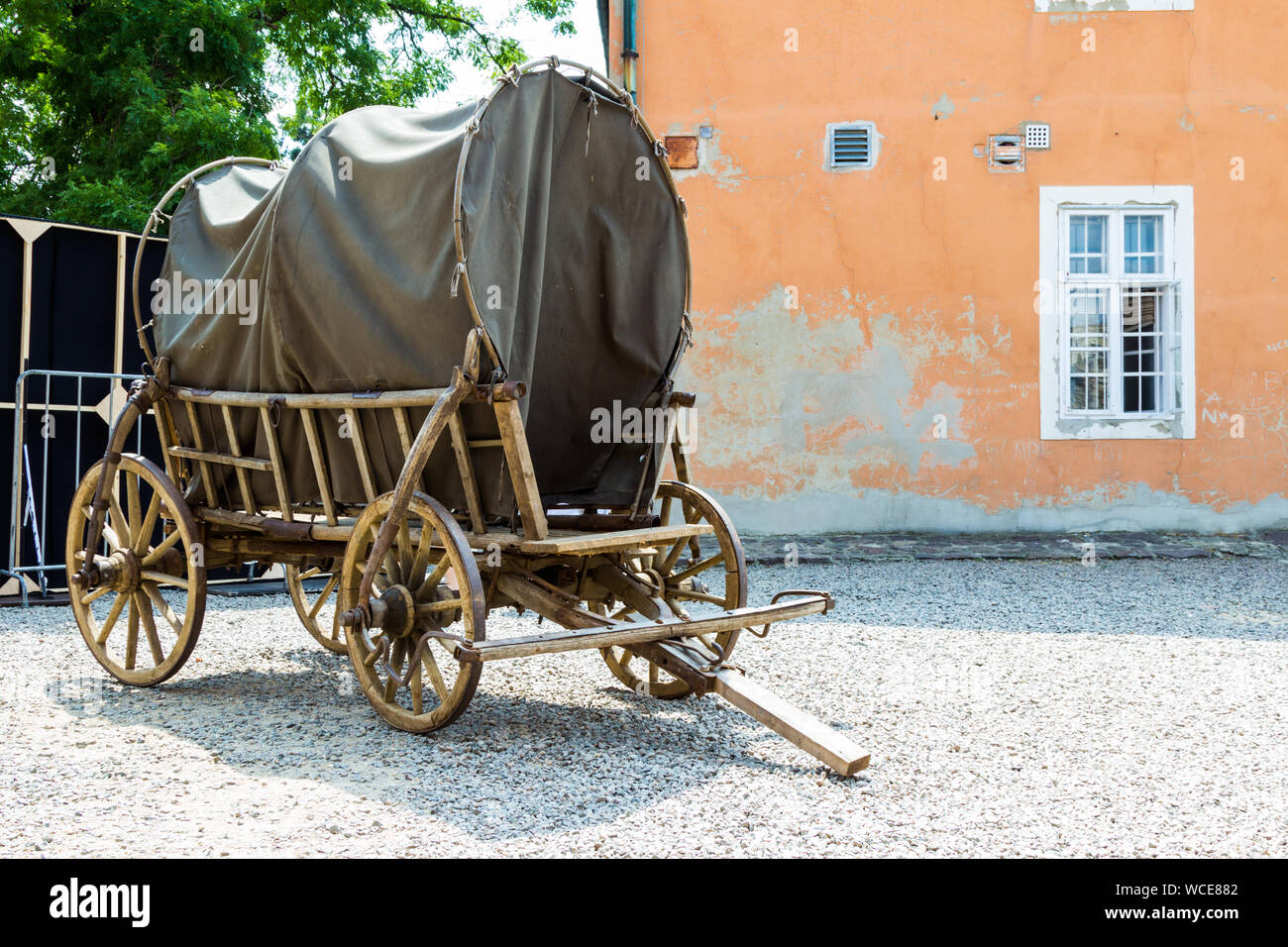 Medieval cart wagon hi-res stock photography and images - Alamy