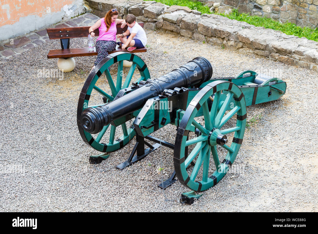 16th century cannon hi-res stock photography and images - Alamy