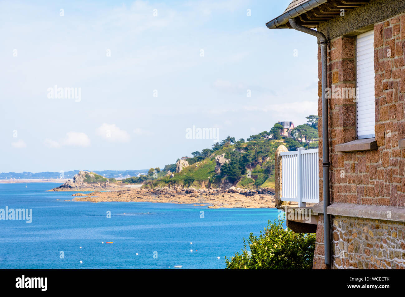 Bay window balcony hi-res stock photography and images - Alamy
