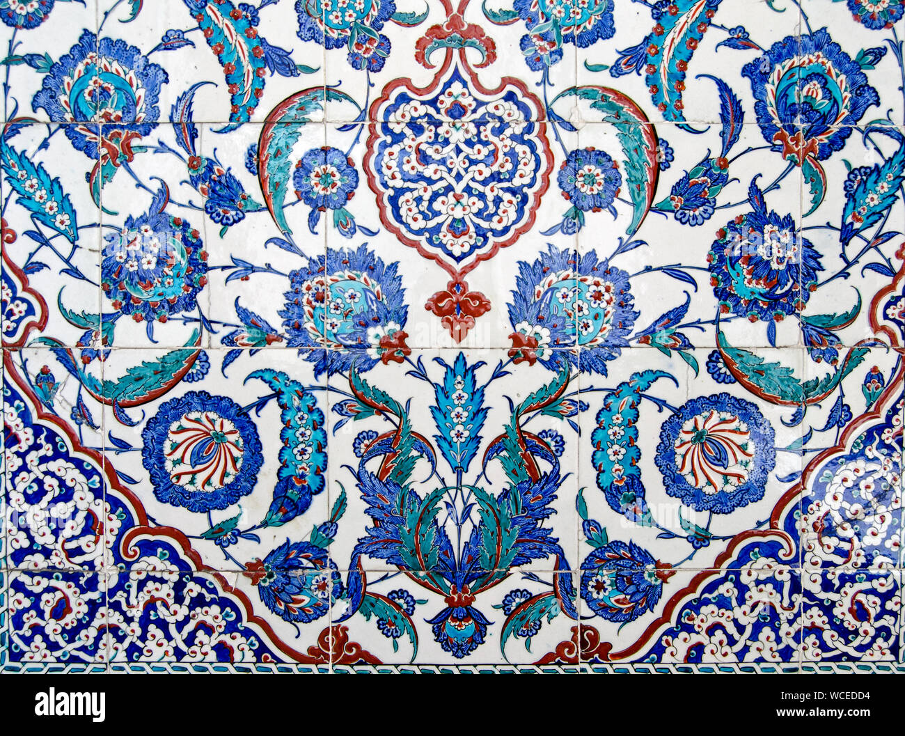 Iznik tiles hi-res stock photography and images - Alamy