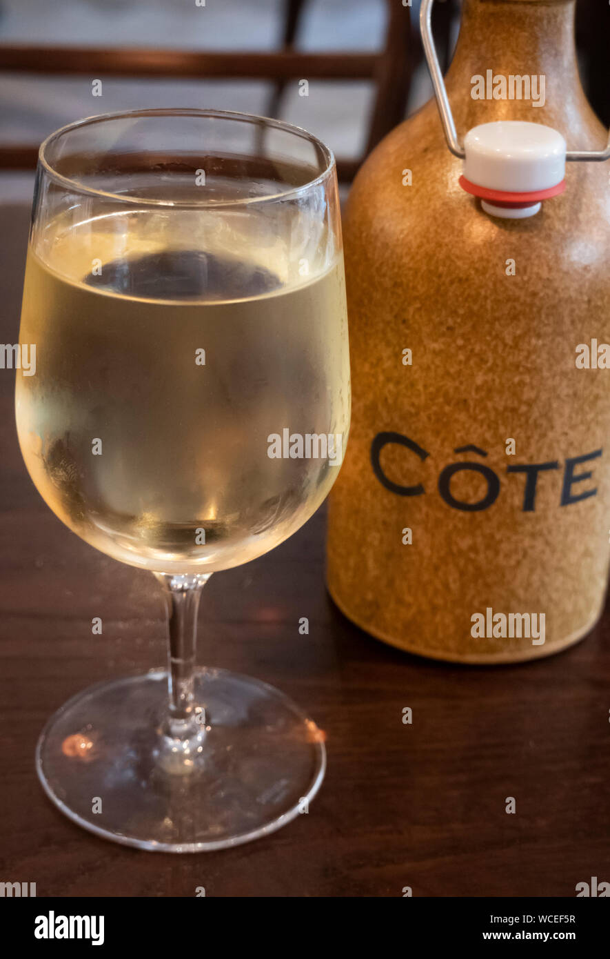 Cote bistro hi-res stock photography and images - Alamy