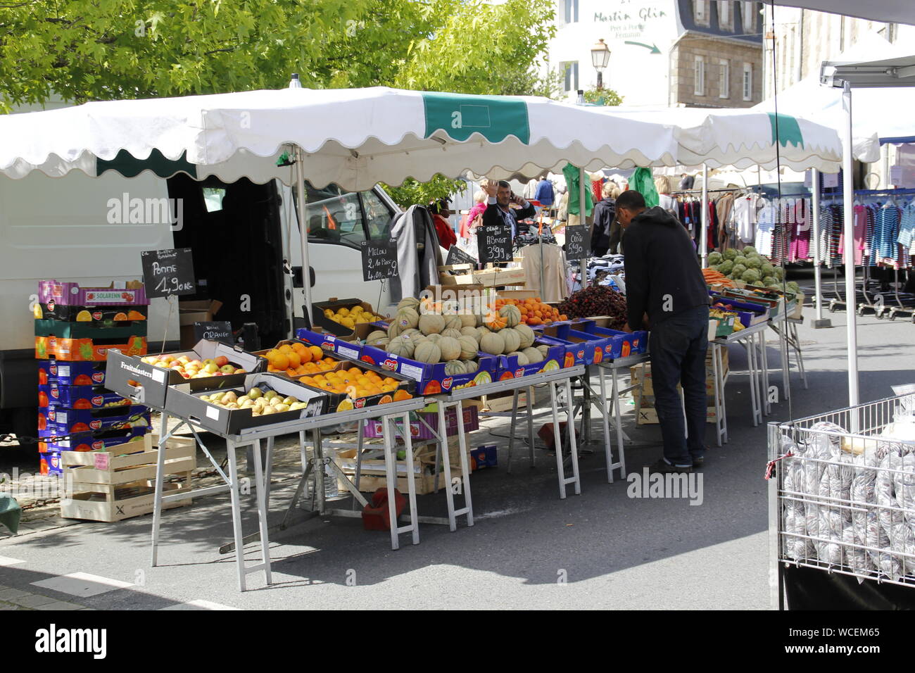 Real farmer market hi-res stock photography and images - Alamy