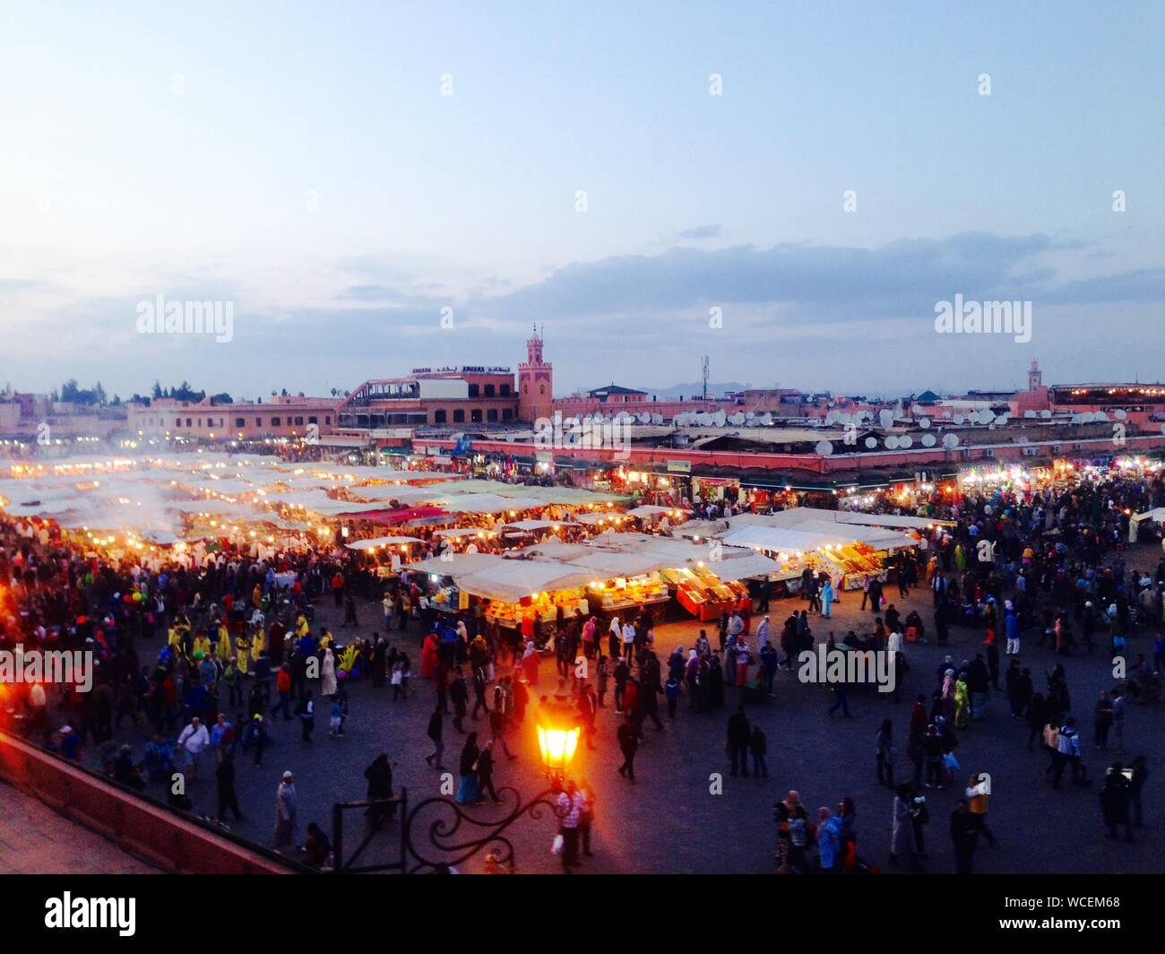 Cityscape crowded hi-res stock photography and images - Alamy