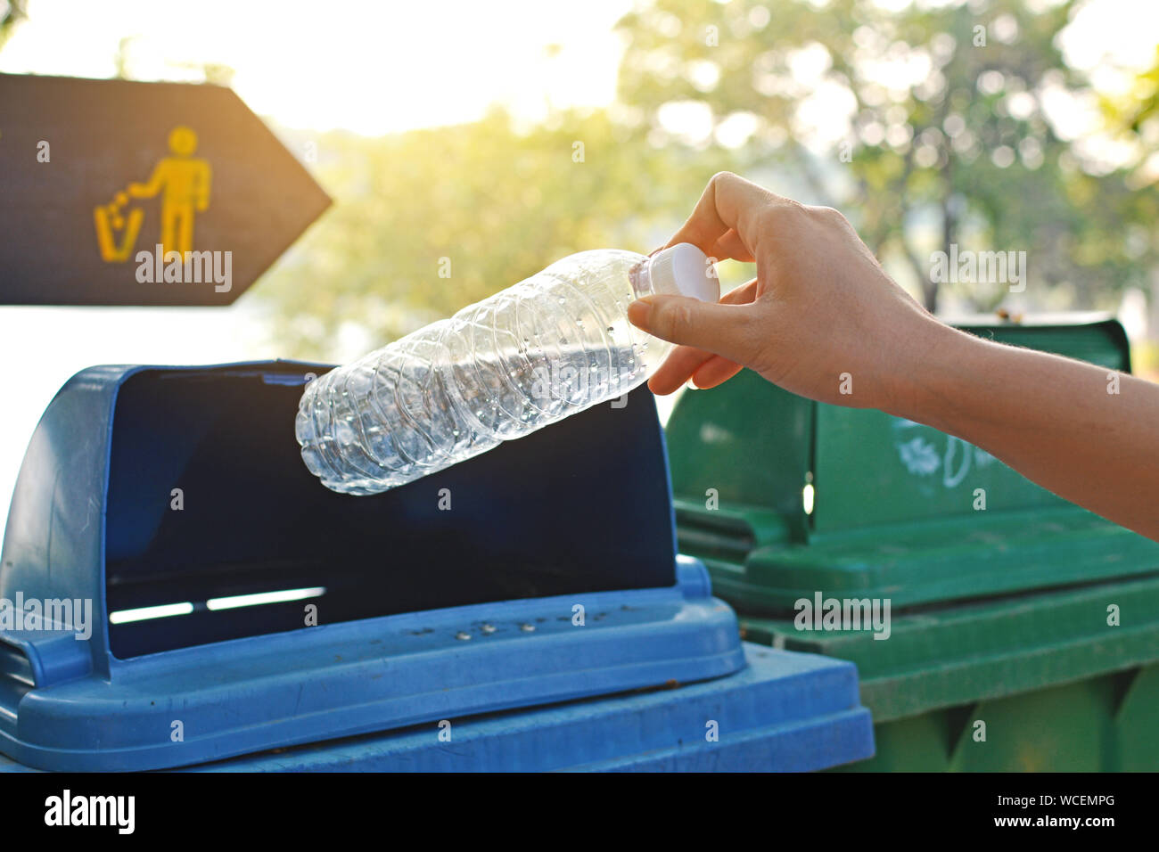 Hand on bottle hi-res stock photography and images - Alamy