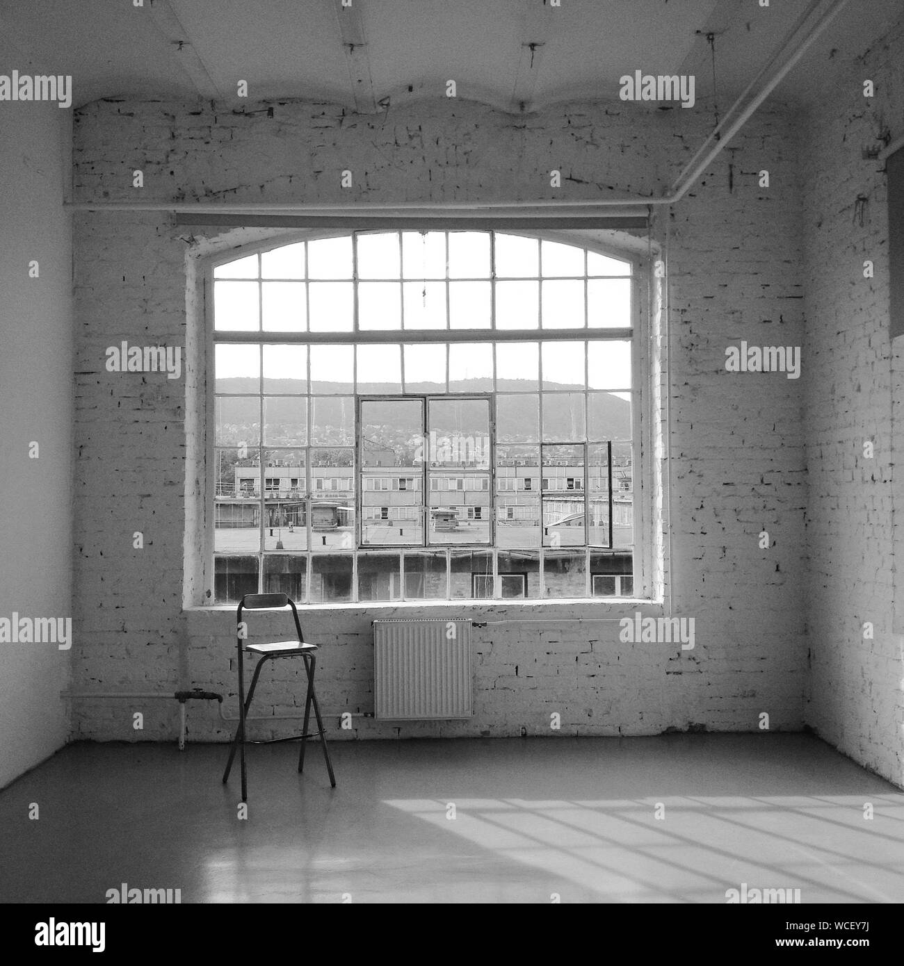 Empty Square Room High Resolution Stock Photography and Images - Alamy
