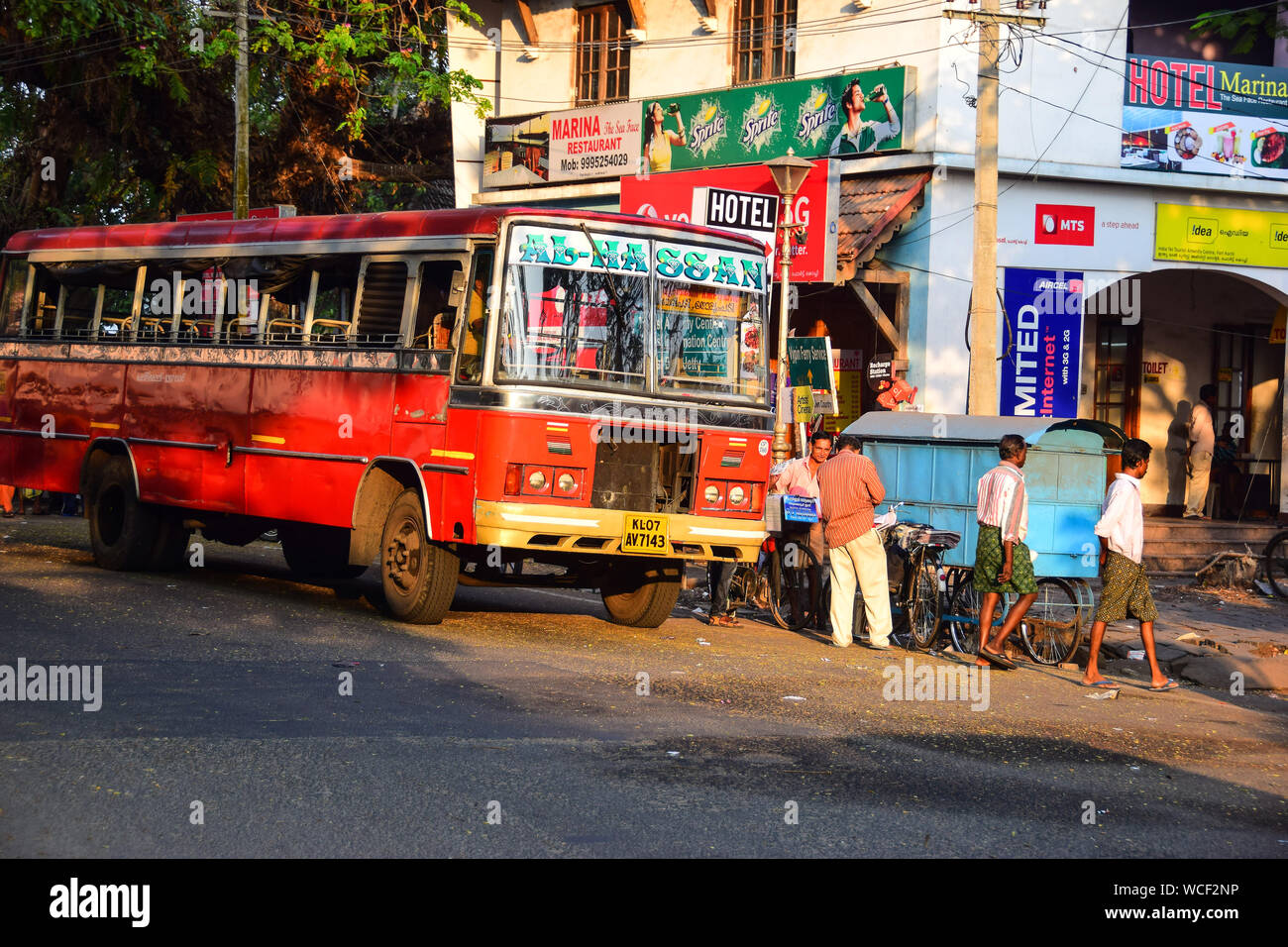 Kerala bus hi-res stock photography and images - Alamy