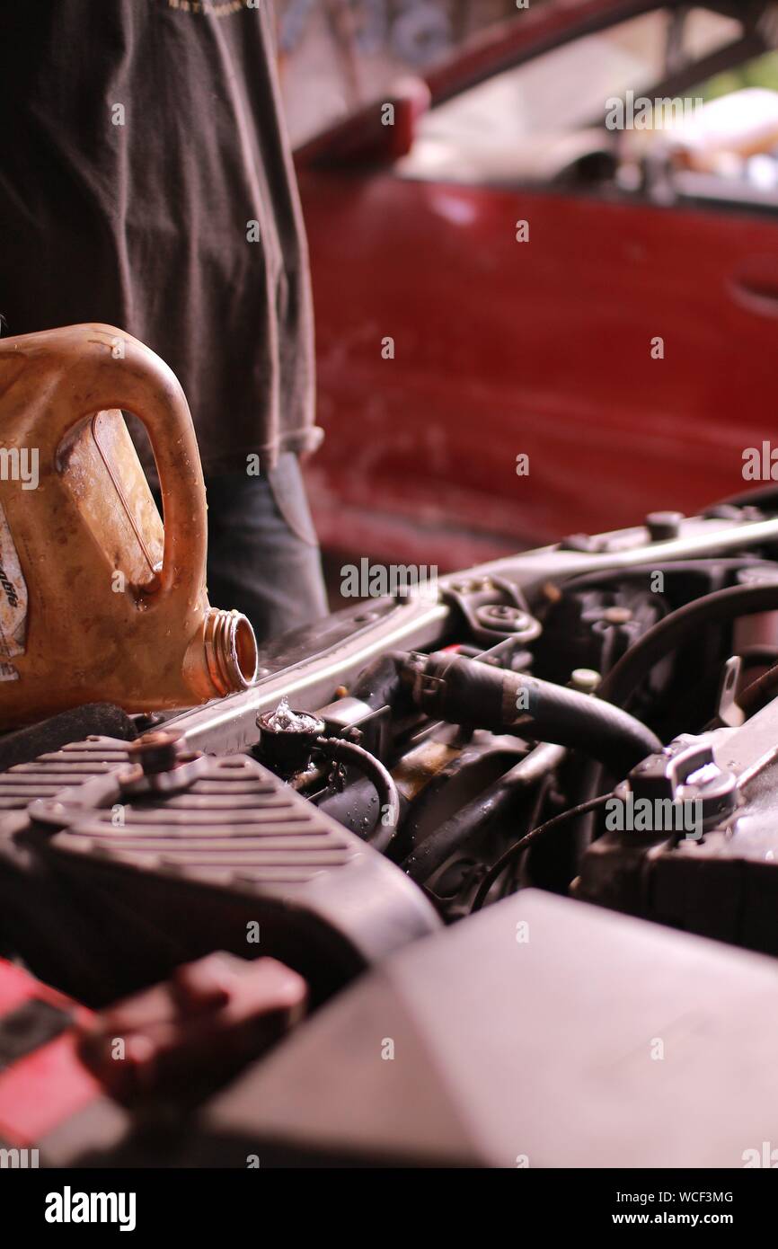 Oiling hi-res stock photography and images - Alamy