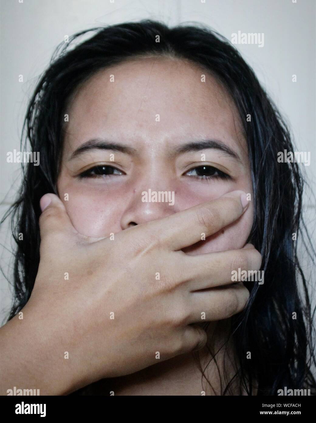 Man hands mouth close up black hi-res stock photography and images - Alamy