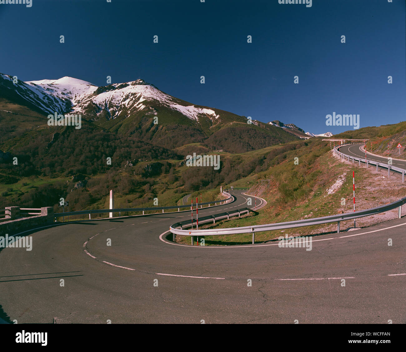 Crash Barrier Bend High Resolution Stock Photography and Images - Alamy