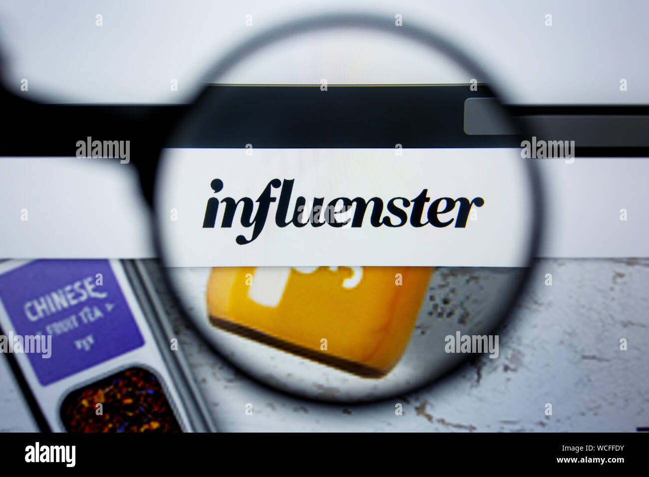 Influenster logo hi-res stock photography and images - Alamy