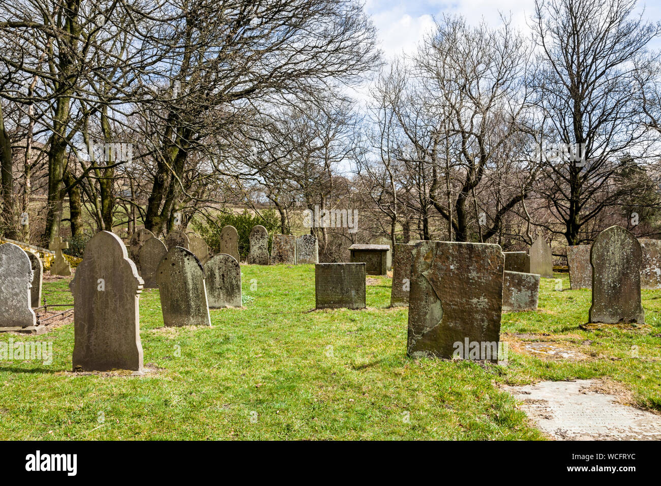 Graveyard uk hi-res stock photography and images - Alamy