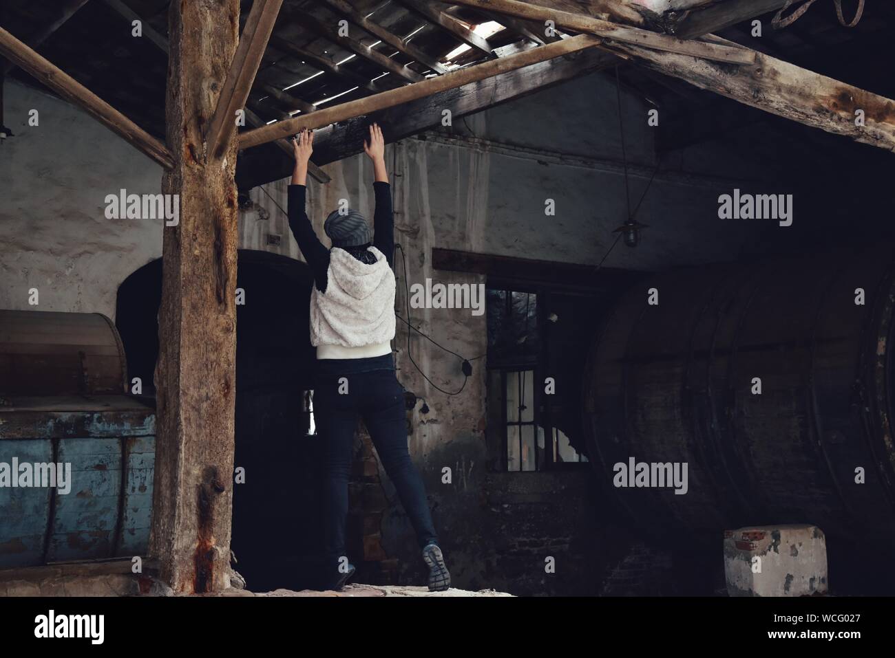 Woman hanging hi-res stock photography and images - Alamy
