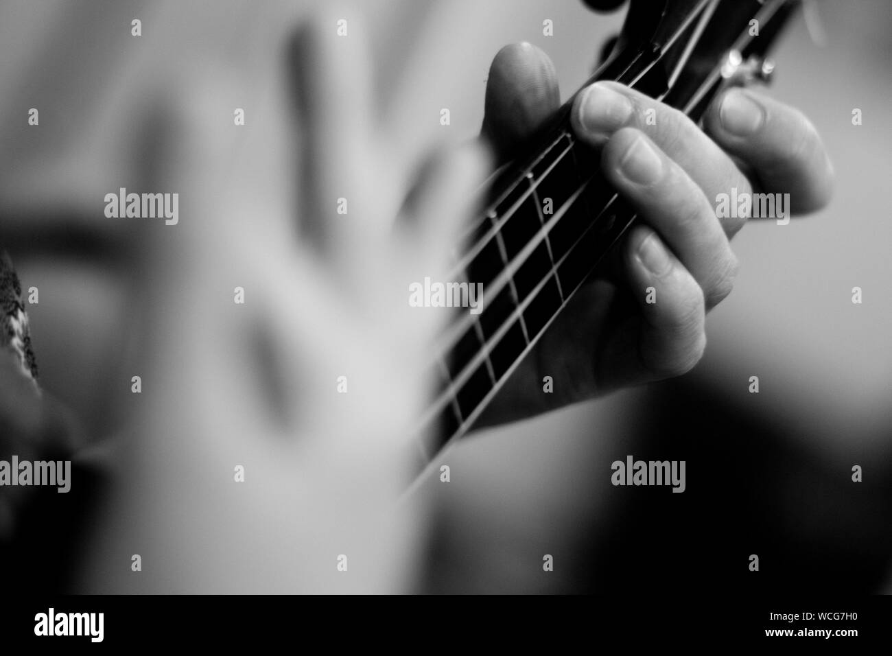 Hand with banjo hi-res stock photography and images - Alamy