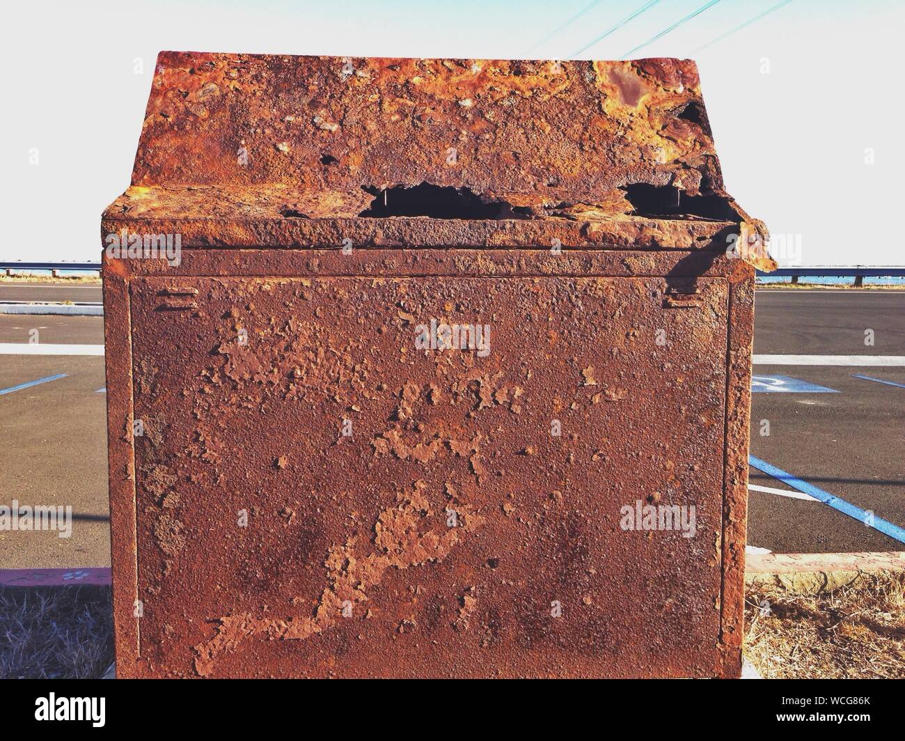 Rusty Metal Box High Resolution Stock Photography and Images - Alamy