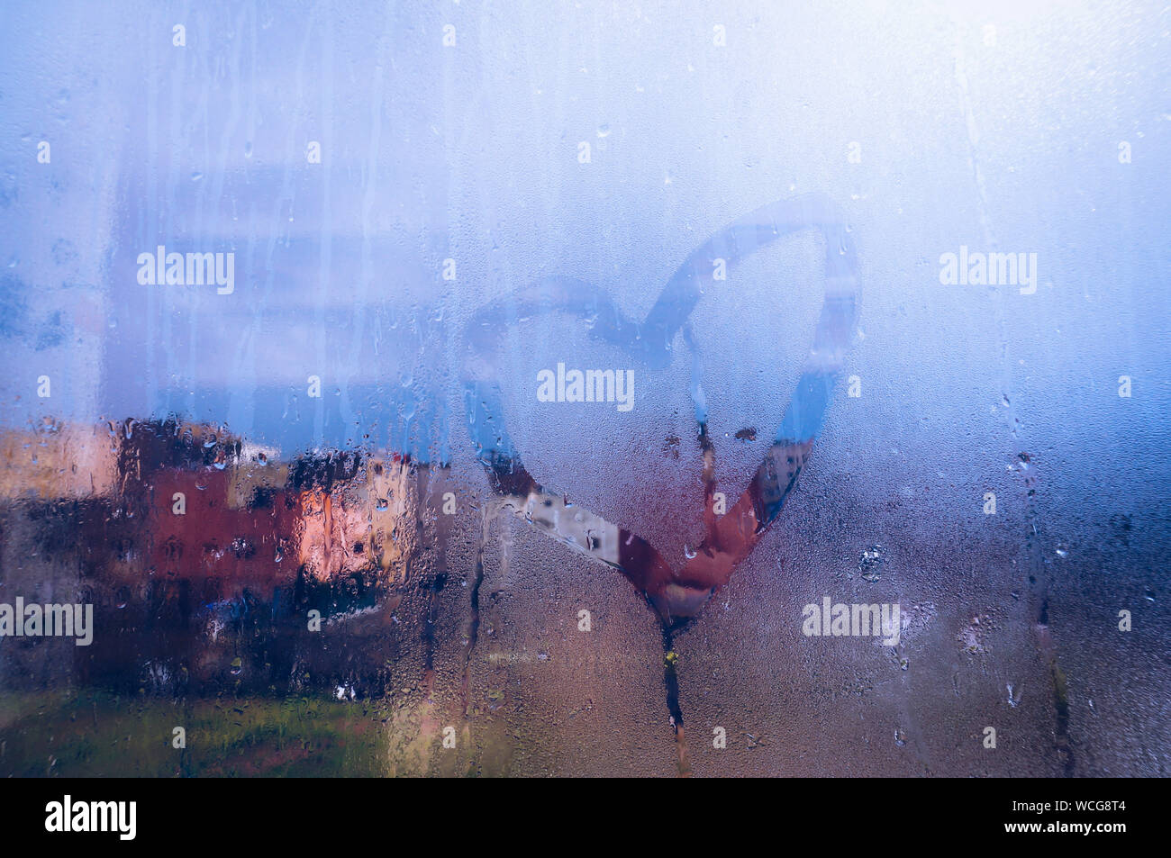 Water dripping window hi-res stock photography and images - Alamy