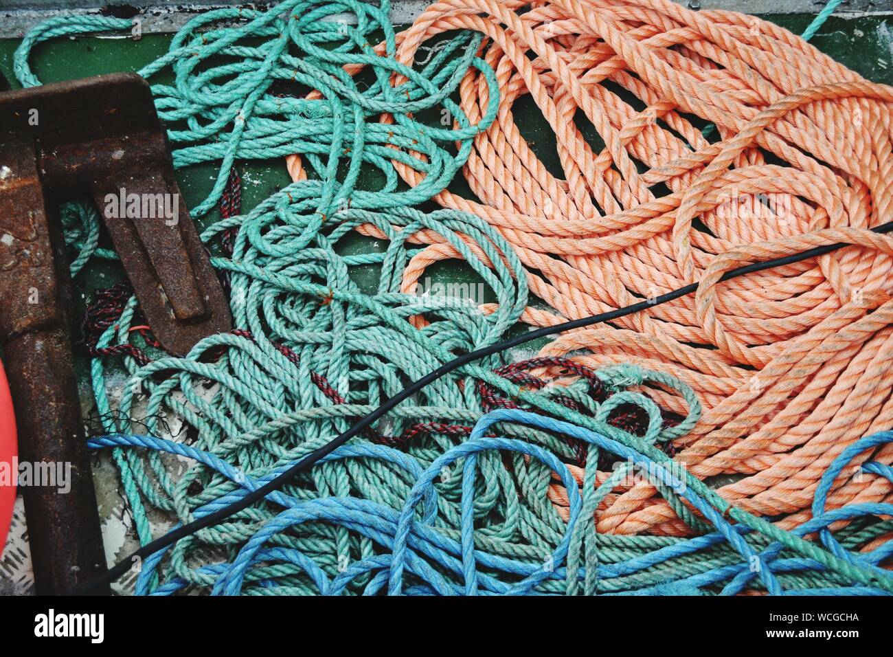 Ropes for fishing hi-res stock photography and images - Alamy