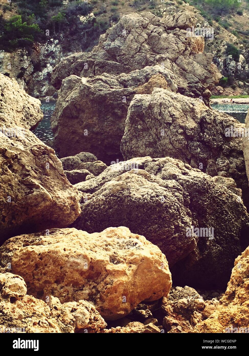 Side stones hi-res stock photography and images - Alamy