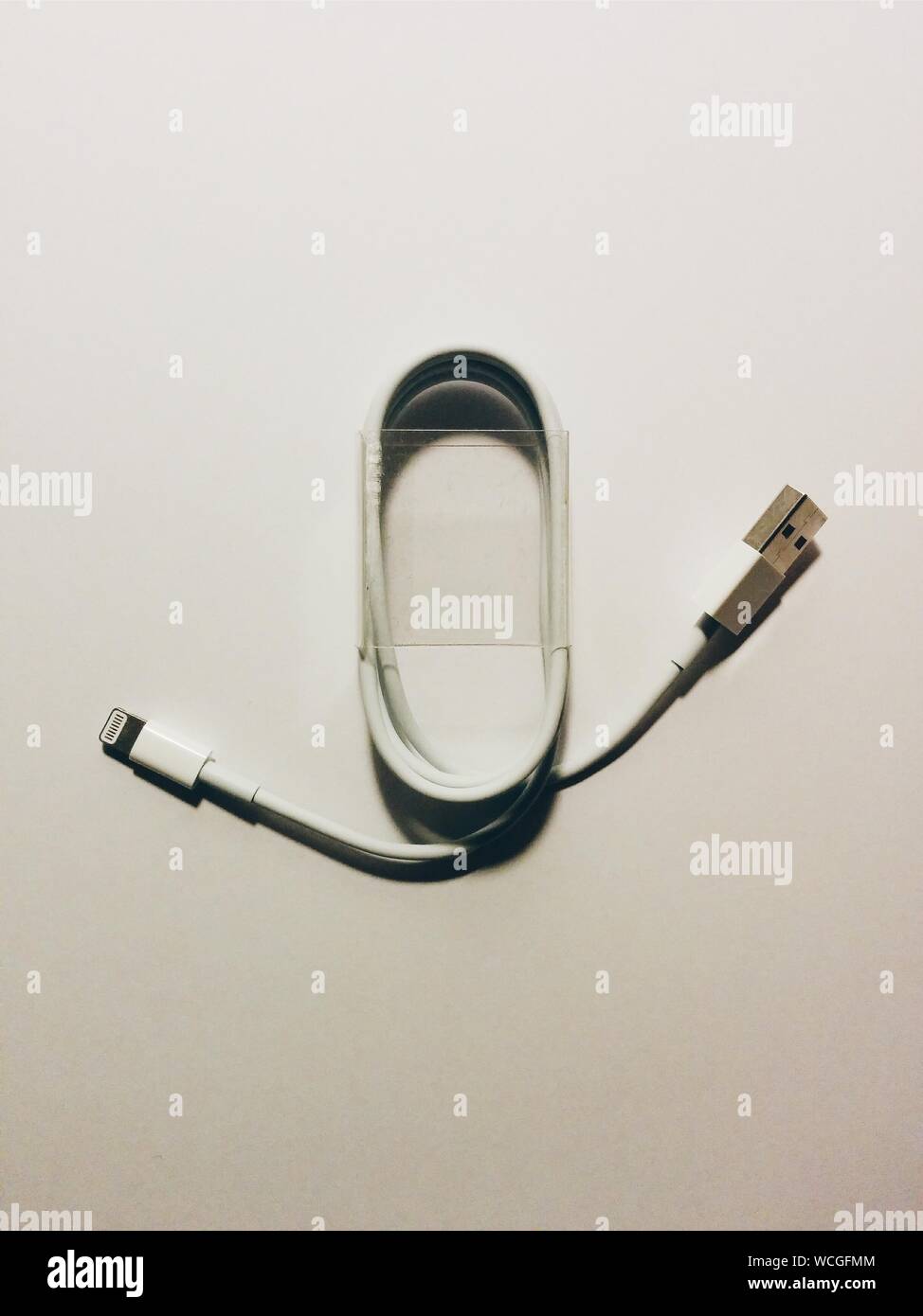 Cable to table hi-res stock photography and images - Alamy