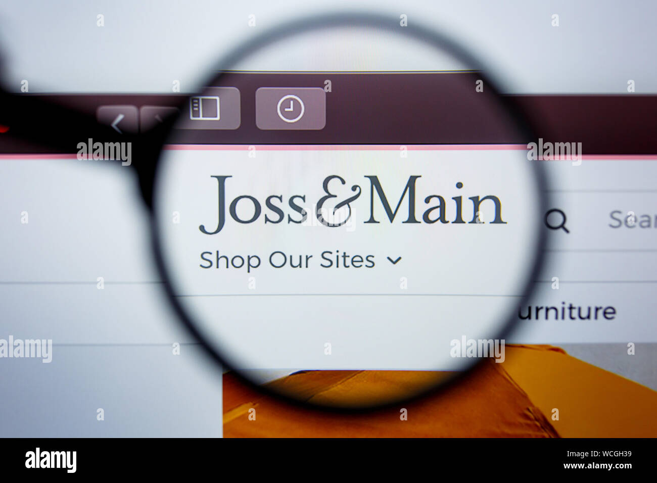Joss and main hi-res stock photography and images - Alamy