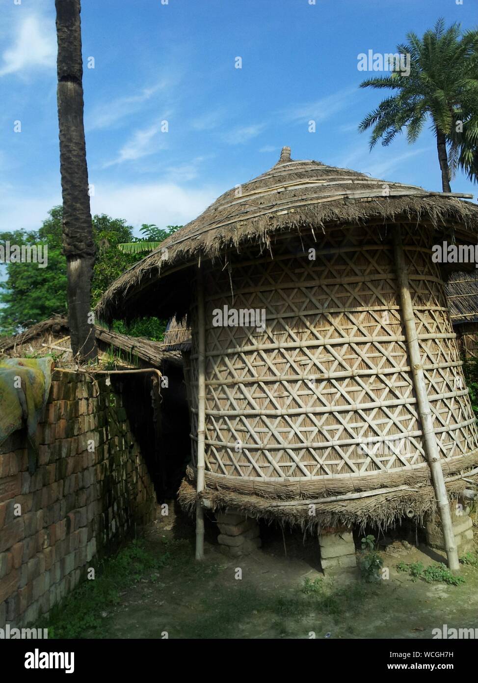 Bamboo hut or cottage hi-res stock photography and images - Alamy