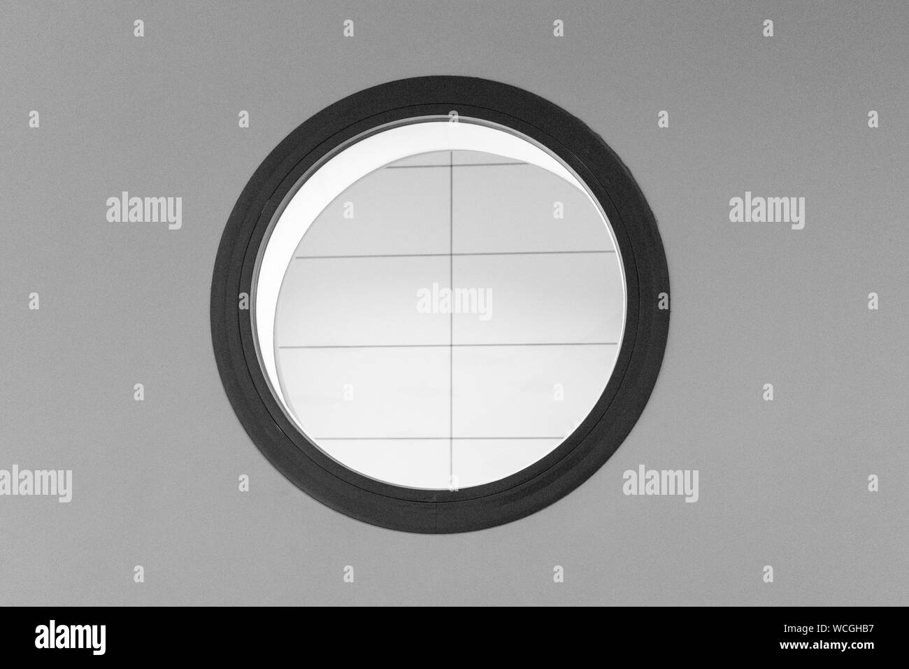 Building circle hi-res stock photography and images - Alamy