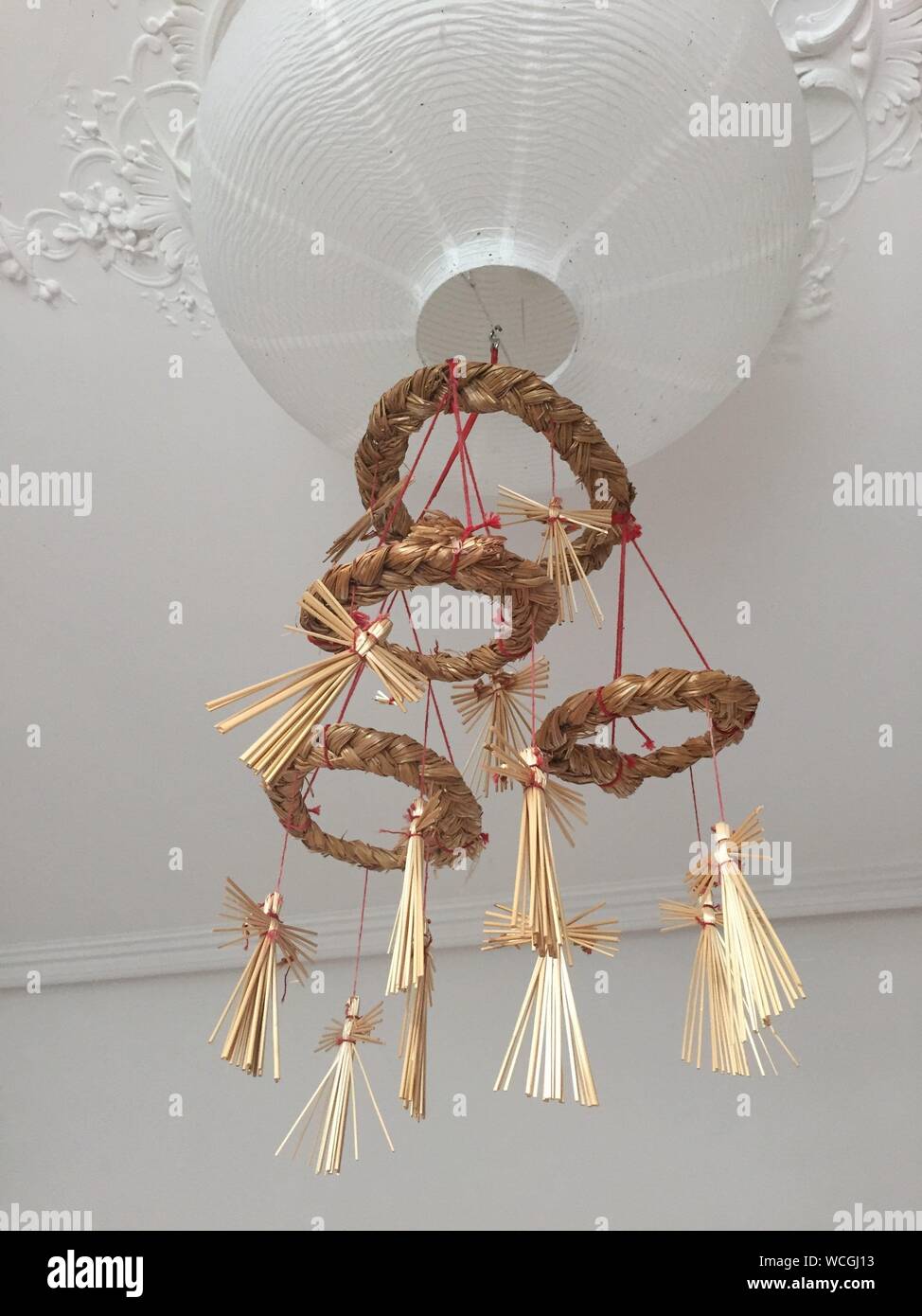 Hanging straw hi-res stock photography and images - Alamy