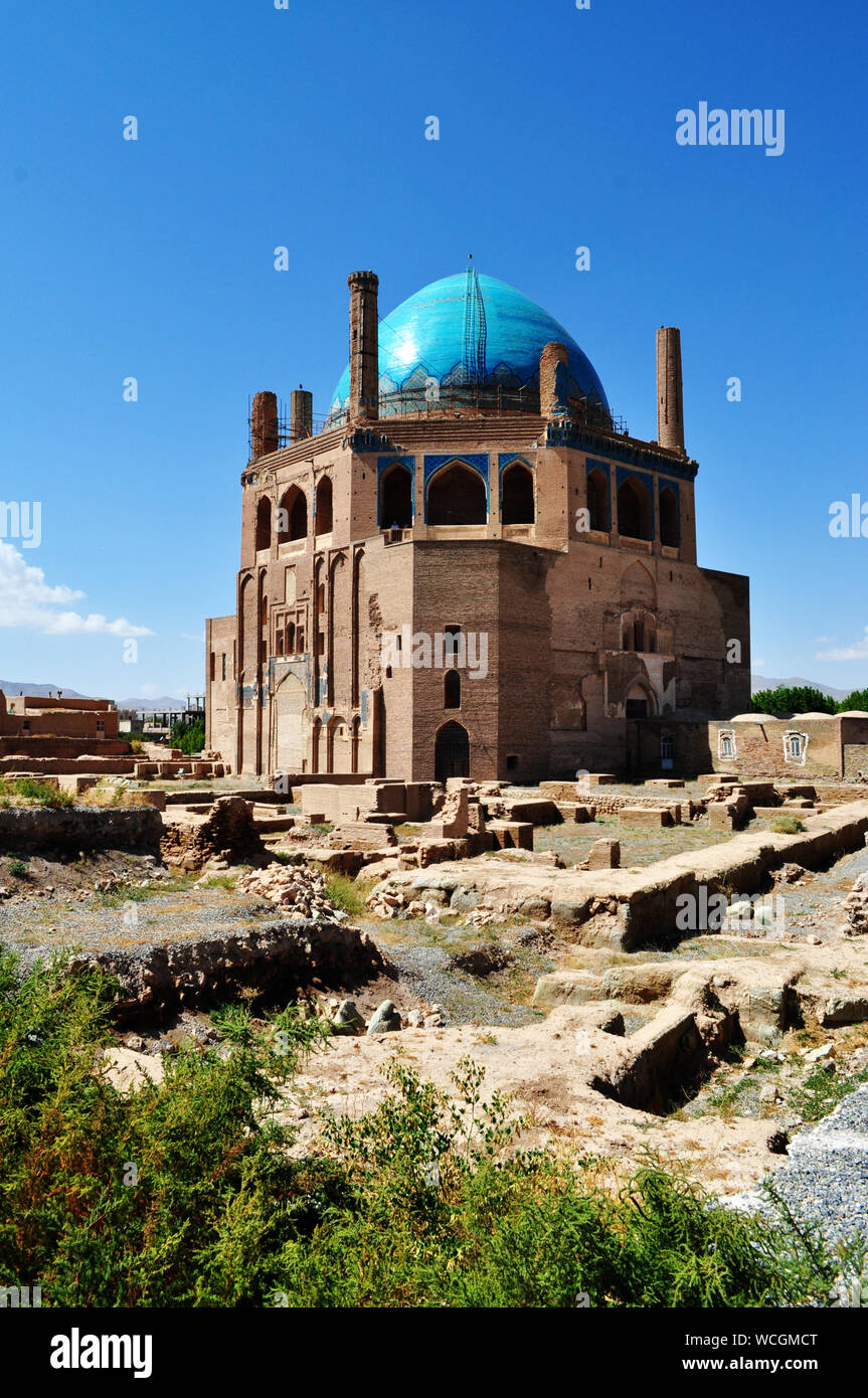 Dome of soltaniyeh hi-res stock photography and images - Alamy