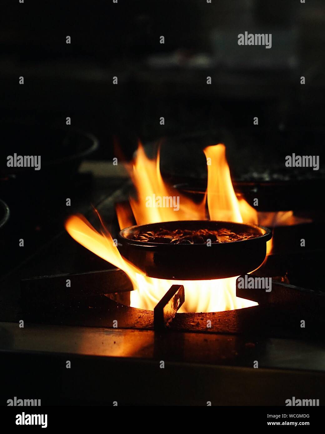 Cooking stove hi-res stock photography and images - Alamy