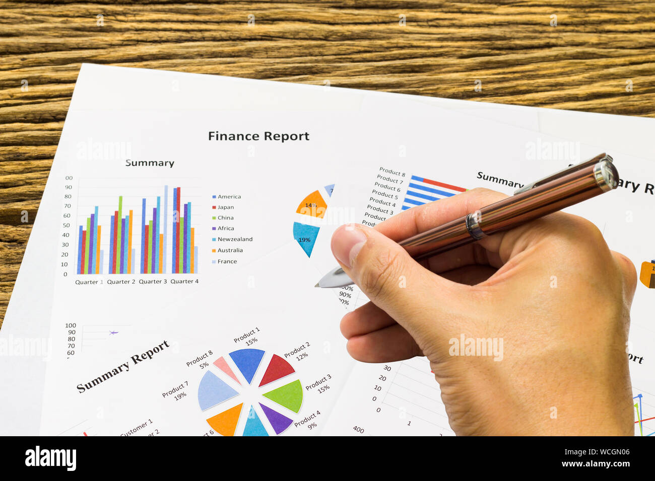 Bar chart hand hi-res stock photography and images - Alamy
