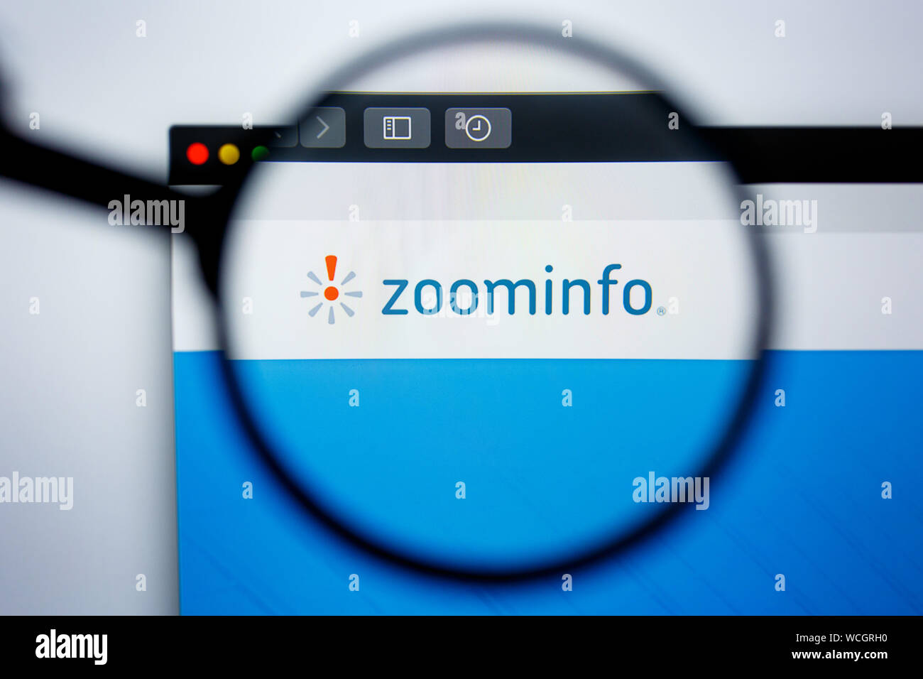 Zoominfo logo hi-res stock photography and images - Alamy