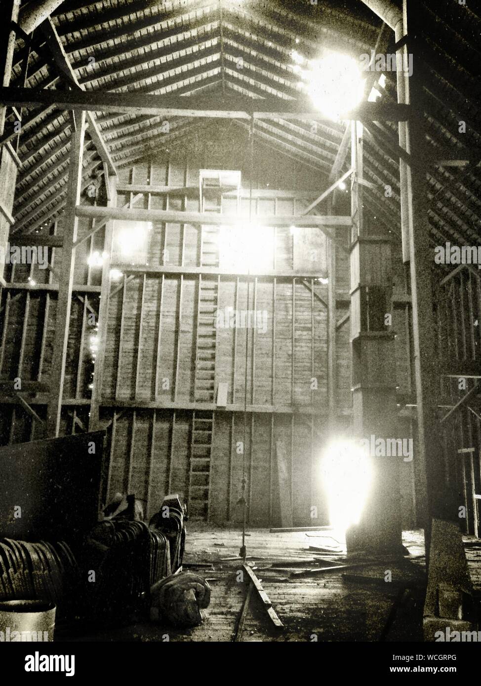 Old empty warehouse hi-res stock photography and images - Alamy