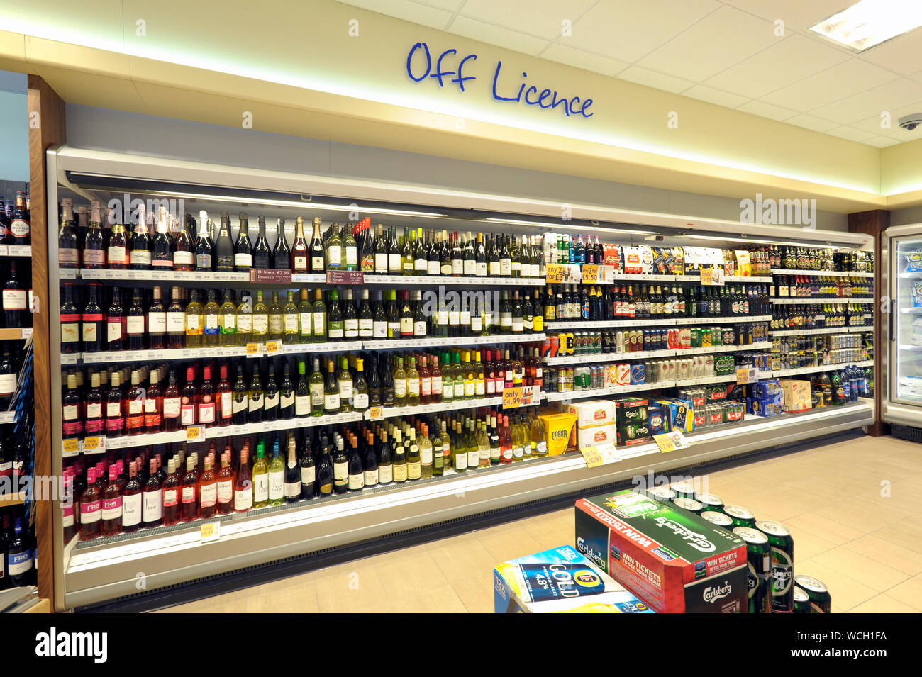 Convenience store interior Stock Photo - Alamy