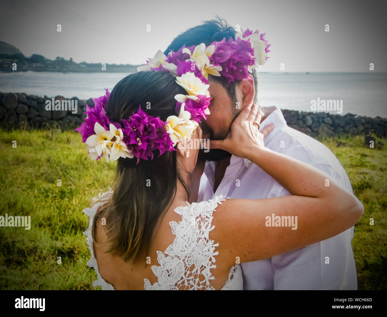 Couple with flowers hi-res stock photography and images - Alamy
