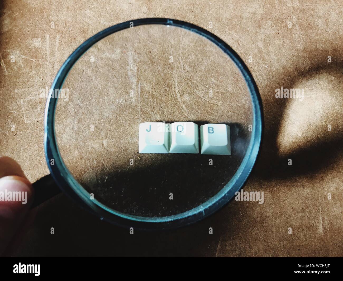 Computer magnifying glass hi-res stock photography and images - Alamy