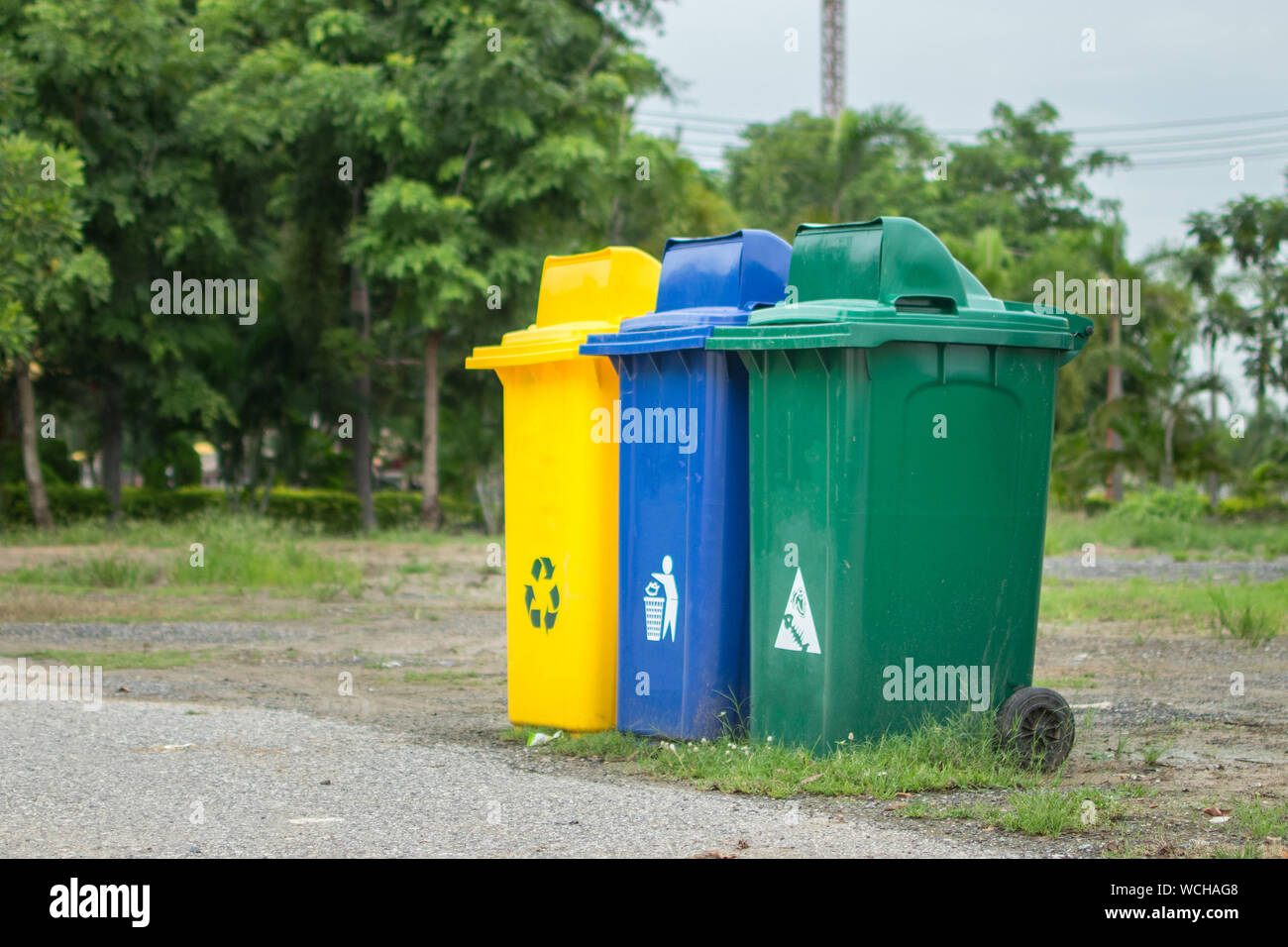 Road of bins hi-res stock photography and images - Alamy