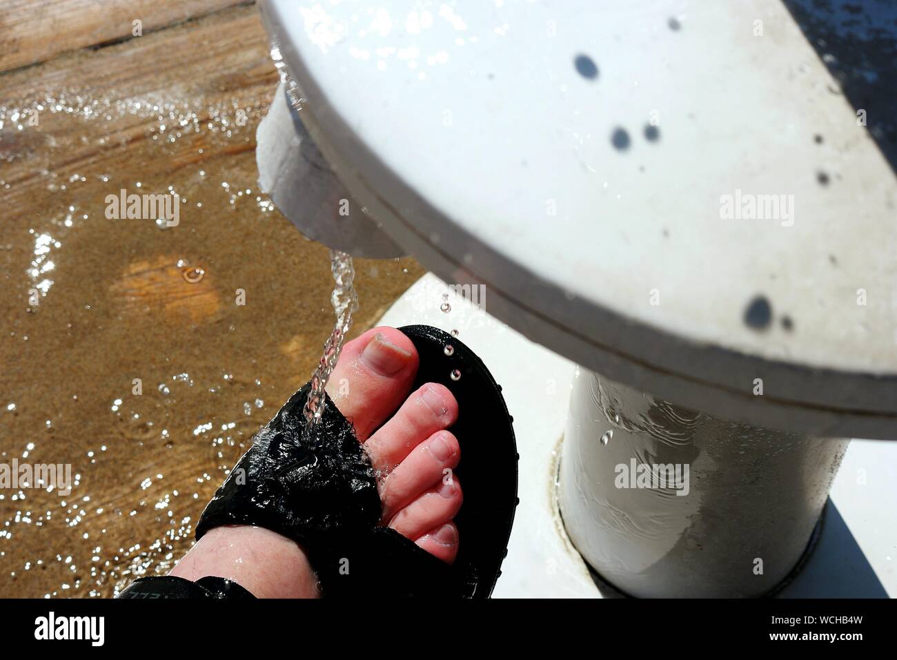 Leg washing hi-res stock photography and images - Alamy