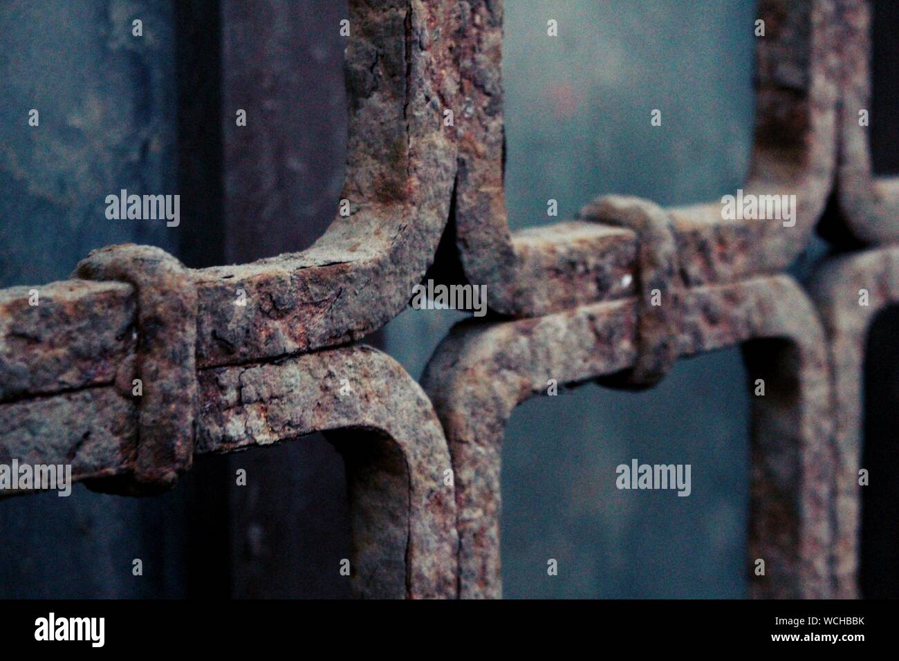 Rusty metal grate hi-res stock photography and images - Alamy