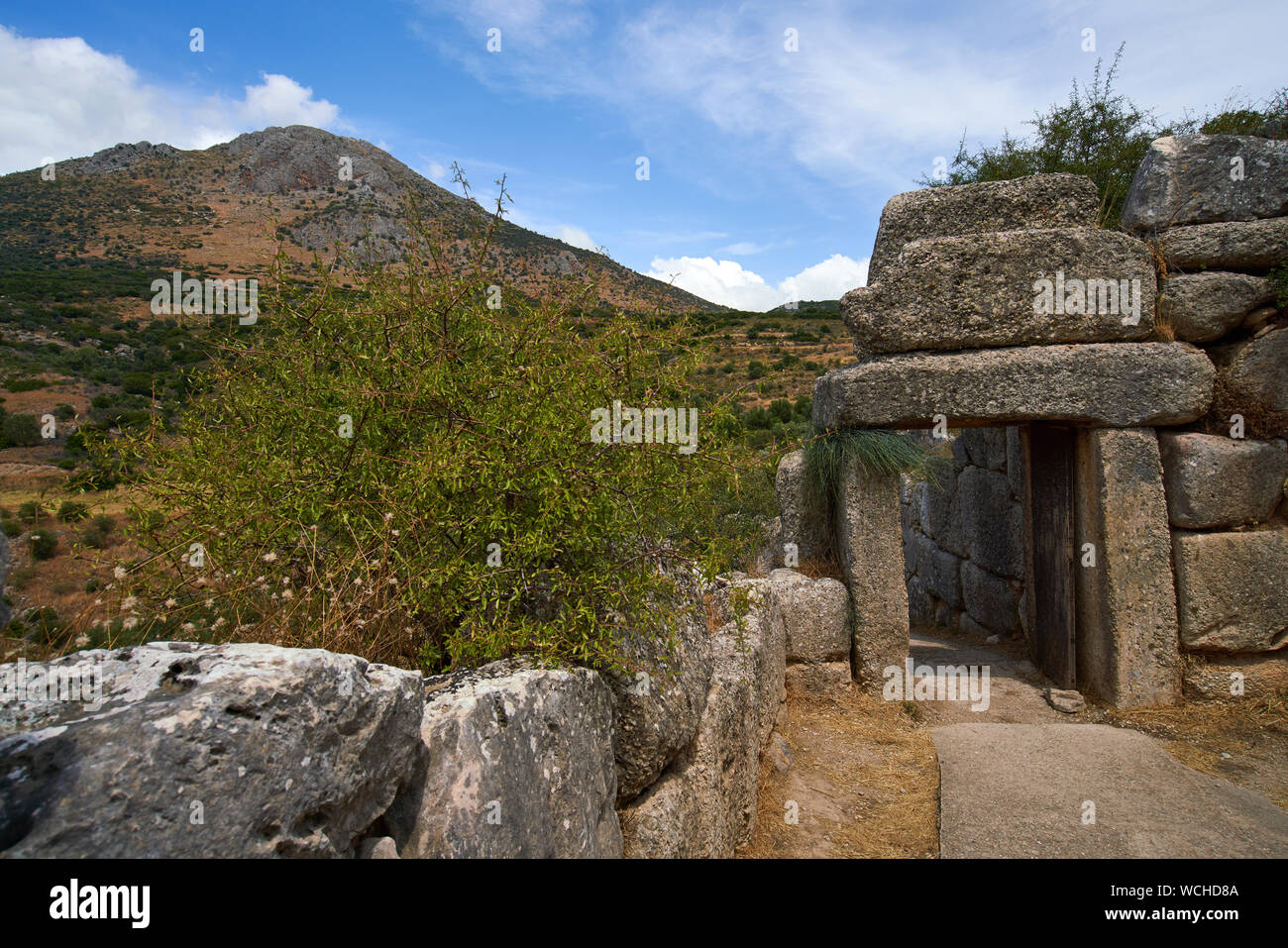Postern gate at the bronze age citadel of Mycenae in Greece Stock Photo ...
