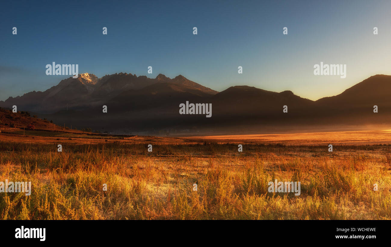 Cinematic landscape hi-res stock photography and images - Alamy
